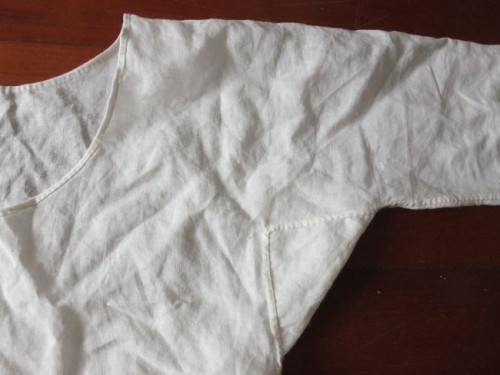 Plausible-ish 14th century smock construction - maybe? - The Dreamstress