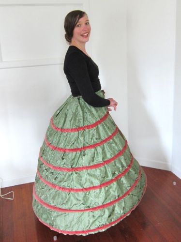 A very fancy farthingale - The Dreamstress