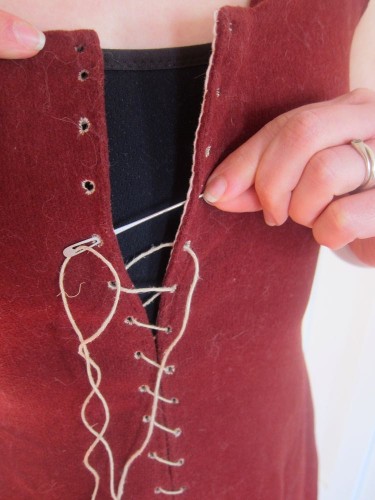 Terminology: Bodkins & Ã‰tui (and scissor terminology and lots more ...