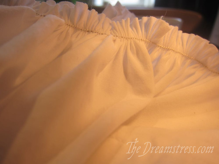 Tutorial: How to sew gathers & ruffles with cord gathering (aka the ...