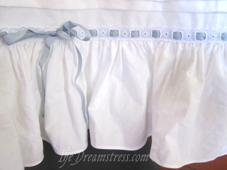 Tutorial: How to sew gathers & ruffles with cord gathering (aka the ...