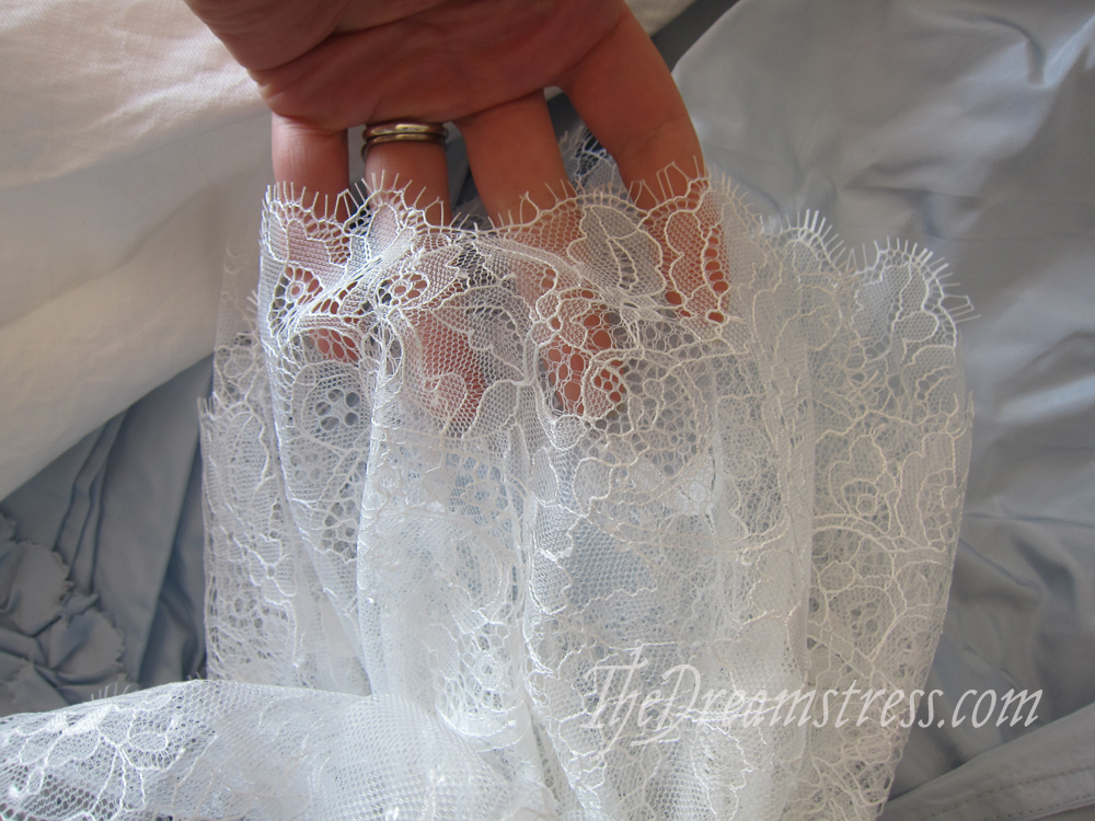 Making Engageantes from scalloped lace - The Dreamstress