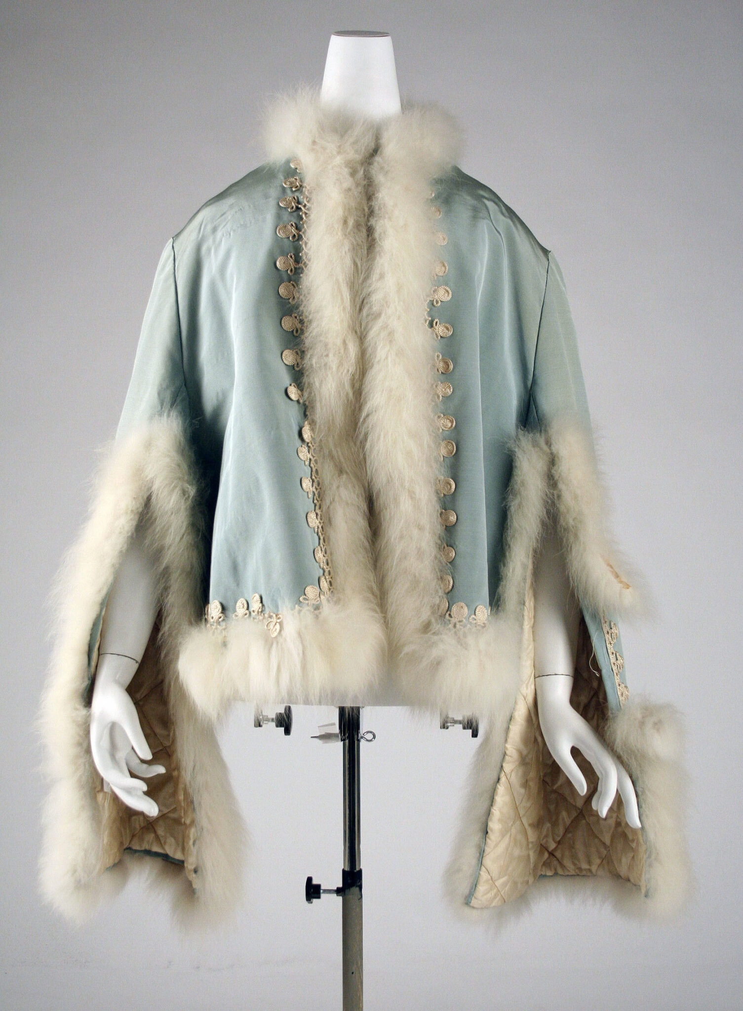 Terminology: What is a Dolman? (the Victorian kind) - The Dreamstress